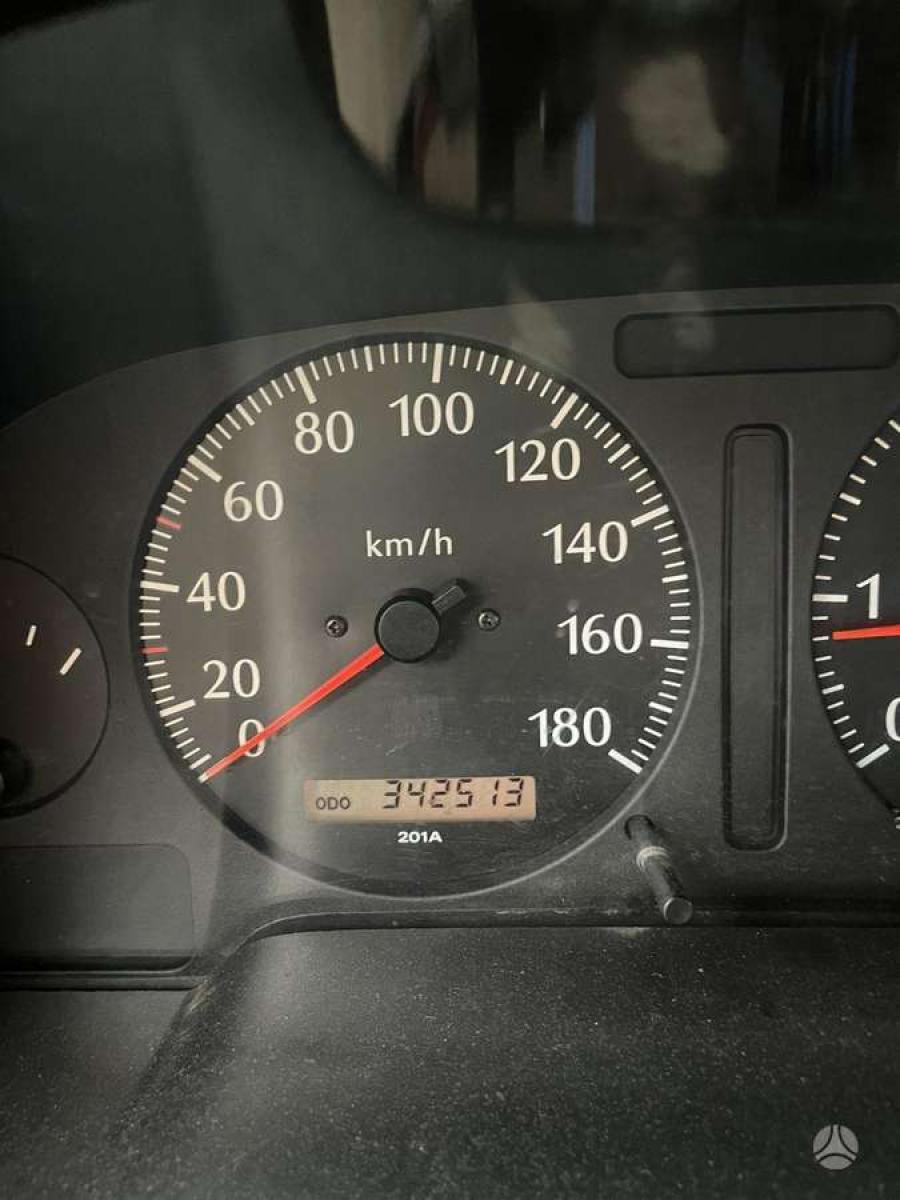 Zaļš Nissan Patrol 1999 Viļņa, ar dzinēja tilpumu 2.83 L un nobraukumu 340 tūkst. km par 7500 €, foto 10 vietnē AUTOMOTO.COM.LV