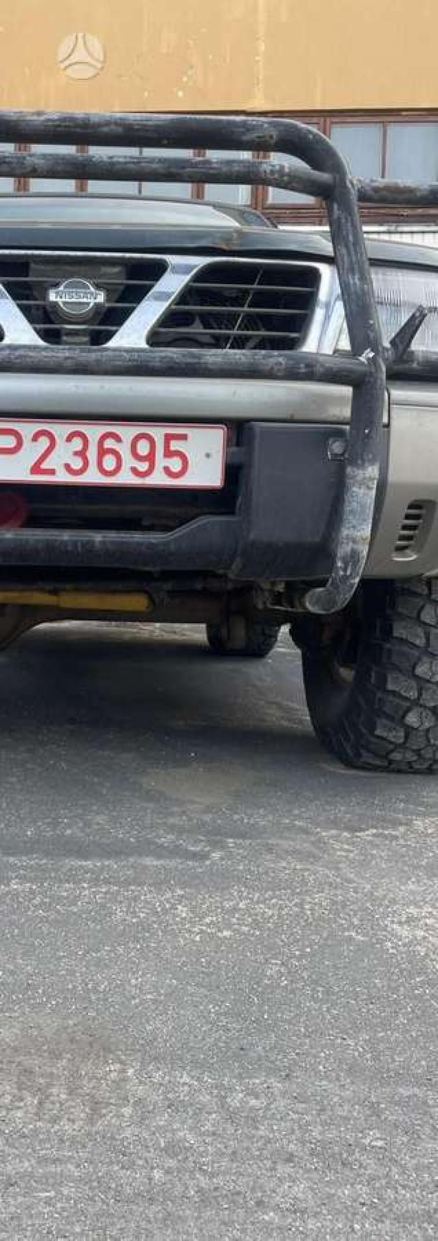 Zaļš Nissan Patrol 1999 Viļņa, ar dzinēja tilpumu 2.83 L un nobraukumu 340 tūkst. km par 7500 €, foto 11 vietnē AUTOMOTO.COM.LV