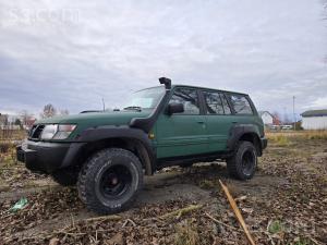Green Nissan Patrol 2000 in Jelgava, with an engine capacity of 3.00 L and mileage of 399 thousand km for 10990 €, photo 6 on AUTOMOTO.COM.LV