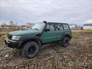 Green Nissan Patrol 2000 in Jelgava, with an engine capacity of 3.00 L and mileage of 399 thousand km for 10990 €, photo 7 on AUTOMOTO.COM.LV