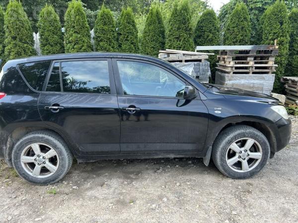 Zaļš Nissan Patrol 2000 Rīga, ar dzinēja tilpumu 3.00 L un nobraukumu 215 tūkst. km par 3500 €, foto 1 vietnē AUTOMOTO.COM.LV
