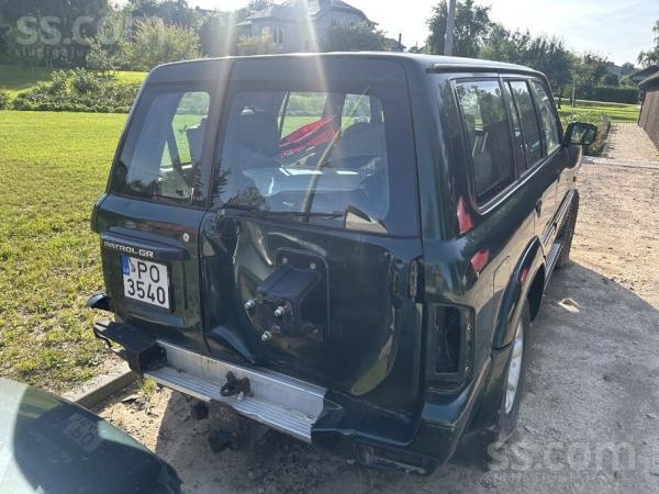 Zaļš Nissan Patrol 2000 Rīga, ar dzinēja tilpumu 3.00 L un nobraukumu 215 tūkst. km par 3500 €, foto 4 vietnē AUTOMOTO.COM.LV