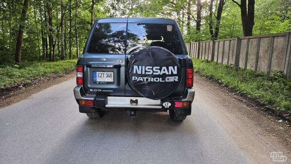Green Nissan Patrol 2000 in Mazeikiai, with an engine capacity of 3.00 L and mileage of 246 thousand km for 6500 €, photo 5 on AUTOMOTO.COM.LV