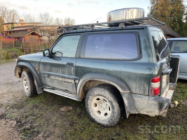 Zaļš Nissan Patrol 2001 Liepāja, ar dzinēja tilpumu 3.00 L un nobraukumu 237 tūkst. km par 5450 €, foto 5 vietnē AUTOMOTO.COM.LV