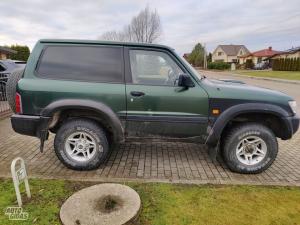 Green Nissan Patrol 2001 in Panevezys, with an engine capacity of 3.00 L and mileage of 227 thousand km for 4700 €, photo 3 on AUTOMOTO.COM.LV