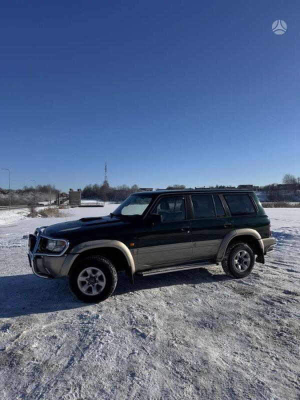Zaļš Nissan Patrol 2002 Marijampole, ar dzinēja tilpumu 2.95 L un nobraukumu 290 tūkst. km par 10000 €, foto 4 vietnē AUTOMOTO.COM.LV