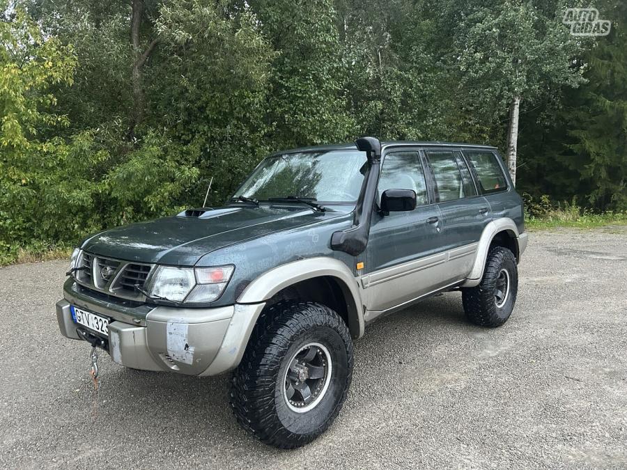 Green Nissan Patrol 2002 in Kaunas, with an engine capacity of 3.00 L and mileage of 197 thousand km for 8400 €, photo 1 on AUTOMOTO.COM.LV