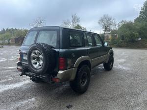 Green Nissan Patrol 2002 in Kaunas, with an engine capacity of 3.00 L and mileage of 197 thousand km for 8400 €, photo 4 on AUTOMOTO.COM.LV