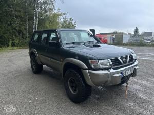 Green Nissan Patrol 2002 in Kaunas, with an engine capacity of 3.00 L and mileage of 197 thousand km for 8400 €, photo 5 on AUTOMOTO.COM.LV