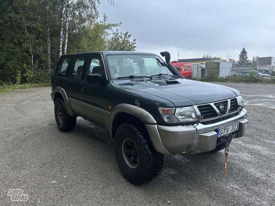 Green Nissan Patrol 2002 in Kaunas, with an engine capacity of 3.00 L and mileage of 197 thousand km for 8400 €, photo 5 on AUTOMOTO.COM.LV