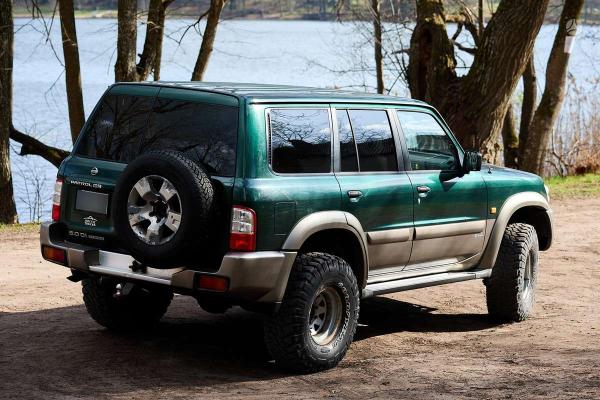 Zaļš Nissan Patrol 2004 Trakai, ar dzinēja tilpumu 2.95 L un nobraukumu 203 tūkst. km par 12700 €, foto 5 vietnē AUTOMOTO.COM.LV