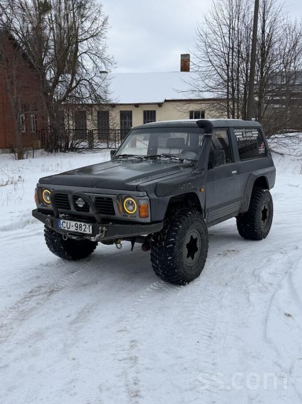 Pelēks Nissan Patrol 1990 Liepāja, ar dzinēja tilpumu 2.80 L un nobraukumu 285 tūkst. km par 7500 €, foto 1 vietnē AUTOMOTO.COM.LV