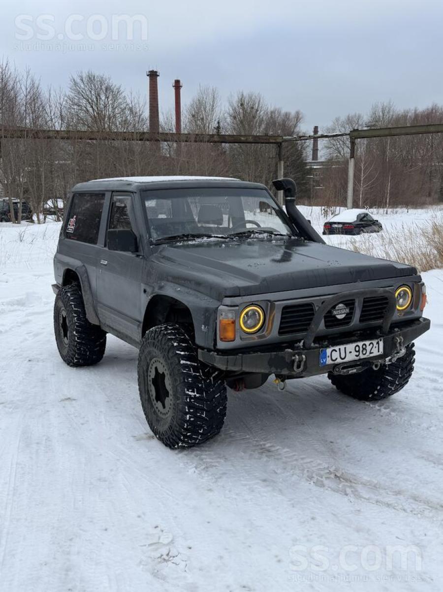 Pelēks Nissan Patrol 1990 Liepāja, ar dzinēja tilpumu 2.80 L un nobraukumu 285 tūkst. km par 7500 €, foto 3 vietnē AUTOMOTO.COM.LV