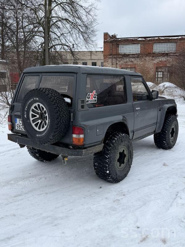 Pelēks Nissan Patrol 1990 Liepāja, ar dzinēja tilpumu 2.80 L un nobraukumu 285 tūkst. km par 7500 €, foto 3 vietnē AUTOMOTO.COM.LV