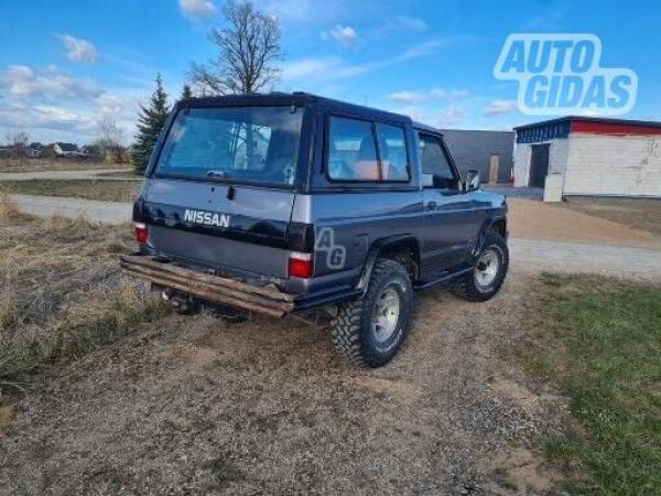 Grey Nissan Patrol 1991 in Ukmerge, with an engine capacity of 2.80 L and mileage of 302 thousand km for 3200 €, photo 5 on AUTOMOTO.COM.LV
