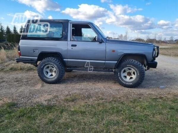Grey Nissan Patrol 1991 in Ukmerge, with an engine capacity of 2.80 L and mileage of 302 thousand km for 3200 €, photo 6 on AUTOMOTO.COM.LV
