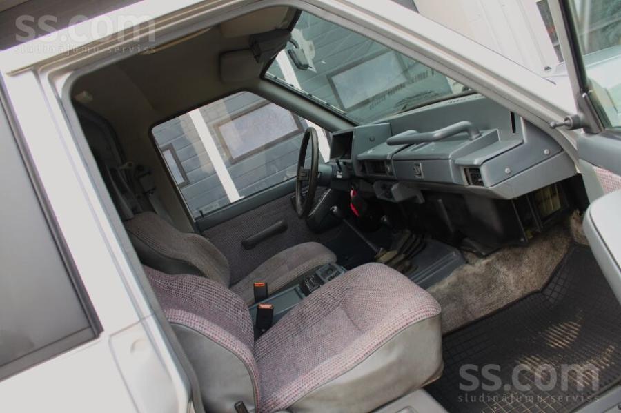 Pelēks Nissan Patrol 1991 Bauska, ar dzinēja tilpumu 2.50 L un nobraukumu 142 tūkst. km par 18900 €, foto 20 vietnē AUTOMOTO.COM.LV