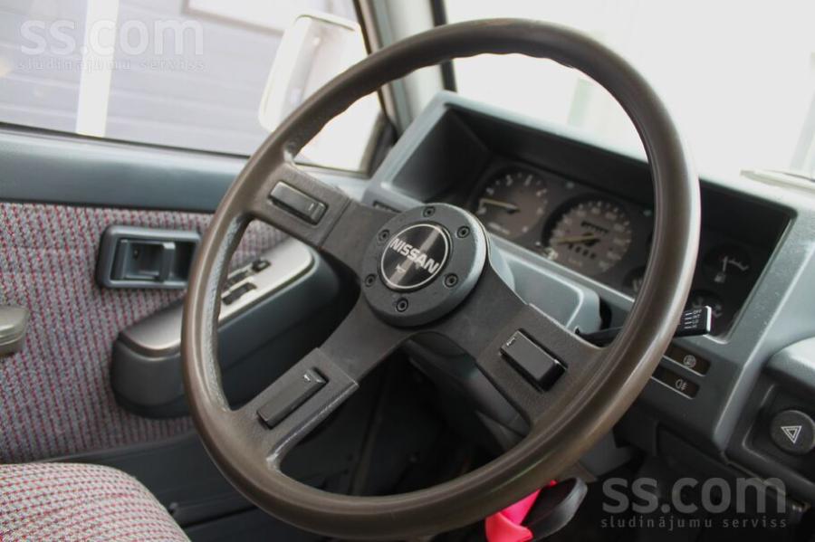 Pelēks Nissan Patrol 1991 Bauska, ar dzinēja tilpumu 2.50 L un nobraukumu 142 tūkst. km par 18900 €, foto 23 vietnē AUTOMOTO.COM.LV