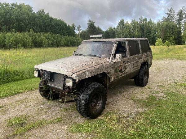 Серый Ниссан Патрол 1992 в Таллин, объемом двигателя 2.80 л и пробегом 250 тыс. км за 1600 €, фото 7 на AUTOMOTO.COM.LV