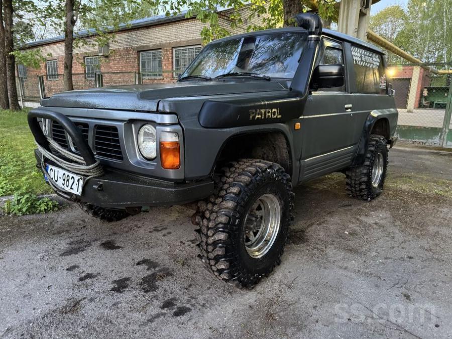 Pelēks Nissan Patrol 1993 Rīga, ar dzinēja tilpumu 2.80 L un nobraukumu 272 tūkst. km par 4500 €, foto 1 vietnē AUTOMOTO.COM.LV