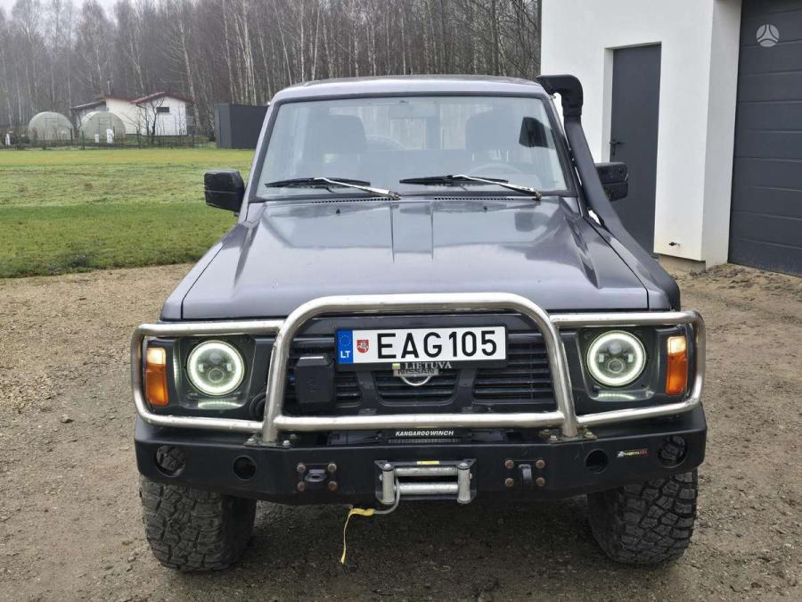 Pelēks Nissan Patrol 1993 Šauļi, ar dzinēja tilpumu 2.80 L un nobraukumu 300 tūkst. km par 4650 €, foto 2 vietnē AUTOMOTO.COM.LV