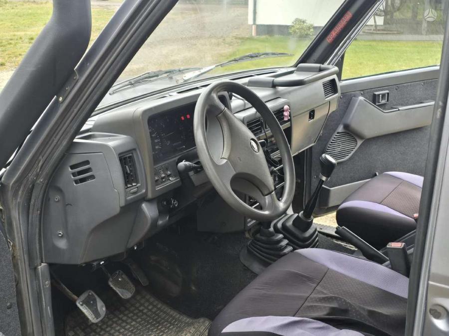 Pelēks Nissan Patrol 1993 Šauļi, ar dzinēja tilpumu 2.80 L un nobraukumu 300 tūkst. km par 4650 €, foto 18 vietnē AUTOMOTO.COM.LV