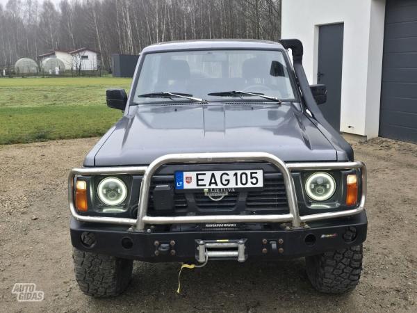 Pelēks Nissan Patrol 1993 Šauļi, ar dzinēja tilpumu 2.80 L un nobraukumu 300 tūkst. km par 4650 €, foto 2 vietnē AUTOMOTO.COM.LV