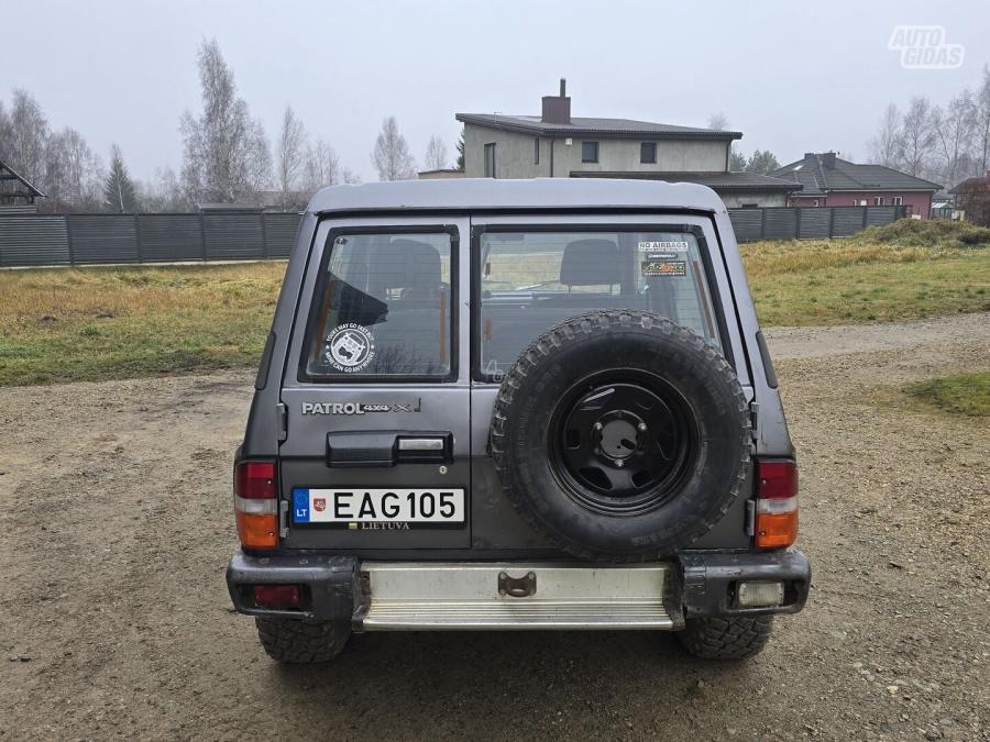 Pelēks Nissan Patrol 1993 Šauļi, ar dzinēja tilpumu 2.80 L un nobraukumu 300 tūkst. km par 4650 €, foto 5 vietnē AUTOMOTO.COM.LV