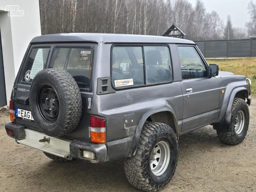 Pelēks Nissan Patrol 1993 Šauļi, ar dzinēja tilpumu 2.80 L un nobraukumu 300 tūkst. km par 4650 €, foto 6 vietnē AUTOMOTO.COM.LV