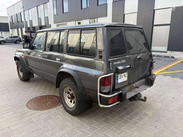 Pelēks Nissan Patrol 1996 Viļņa, ar dzinēja tilpumu 2.83 L un nobraukumu 500 tūkst. km par 4600 €, foto 6 vietnē AUTOMOTO.COM.LV