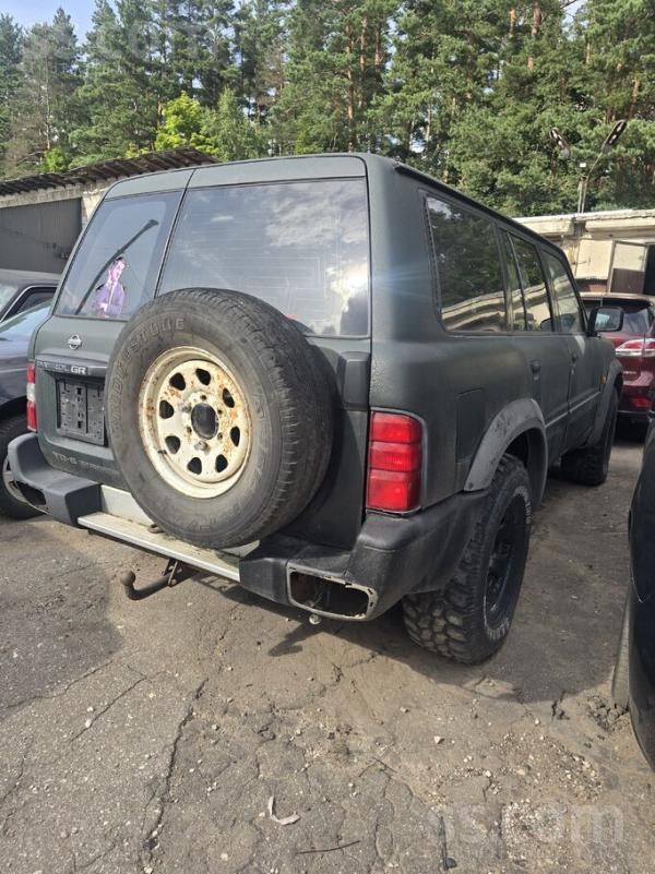Grey Nissan Patrol 1998 in Riga, with an engine capacity of 2.80 L and mileage of 240 thousand km for 6000 €, photo 3 on AUTOMOTO.COM.LV