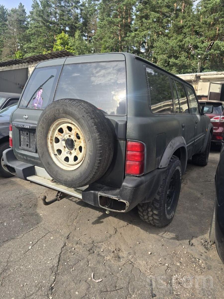 Pelēks Nissan Patrol 1998 Rīga, ar dzinēja tilpumu 2.80 L un nobraukumu 240 tūkst. km par 6000 €, foto 3 vietnē AUTOMOTO.COM.LV