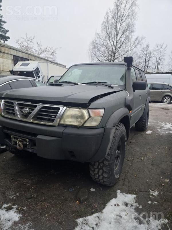 Pelēks Nissan Patrol 1999 Rīga, ar dzinēja tilpumu 2.80 L un nobraukumu 240 tūkst. km par 13000 €, foto 1 vietnē AUTOMOTO.COM.LV