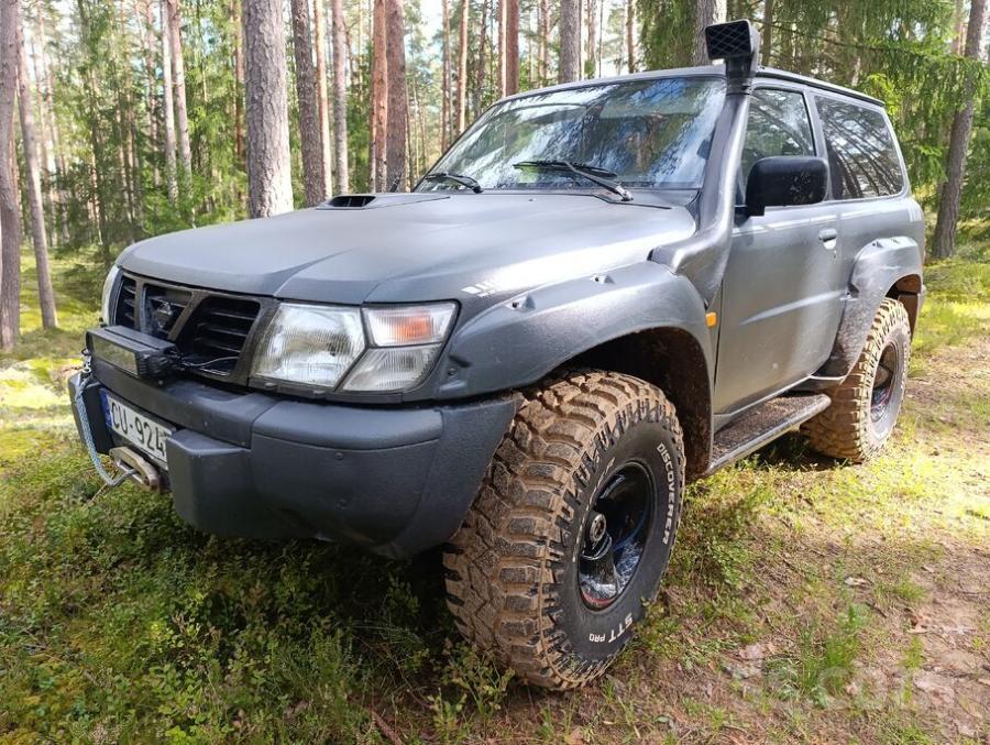 Grey Nissan Patrol 1999 in Riga, with an engine capacity of 3.00 L and mileage of 233 thousand km for 13900 €, photo 3 on AUTOMOTO.COM.LV