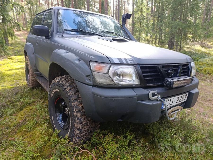 Grey Nissan Patrol 1999 in Riga, with an engine capacity of 3.00 L and mileage of 233 thousand km for 13900 €, photo 4 on AUTOMOTO.COM.LV
