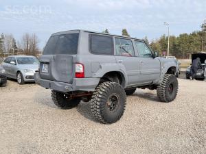 Grey Nissan Patrol 2002 in Riga, with an engine capacity of 3.00 L and mileage of 301 thousand km for 11900 €, photo 6 on AUTOMOTO.COM.LV