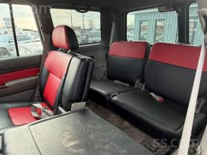 Grey Nissan Patrol 2002 in Riga, with an engine capacity of 3.00 L and mileage of 301 thousand km for 11900 €, photo 13 on AUTOMOTO.COM.LV