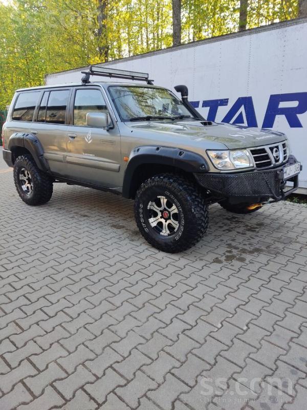 Grey Nissan Patrol 2003 in Bauska, with an engine capacity of 3.00 L and mileage of 280 thousand km for 8900 €, photo 1 on AUTOMOTO.COM.LV