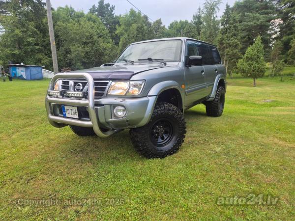 Pelēks Nissan Patrol 2003 Tallina, ar dzinēja tilpumu 3.00 L un nobraukumu 489 tūkst. km par 6500 €, foto 1 vietnē AUTOMOTO.COM.LV