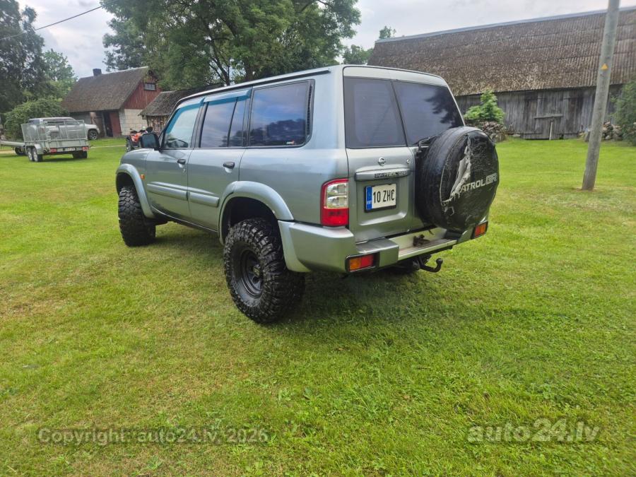 Pelēks Nissan Patrol 2003 Tallina, ar dzinēja tilpumu 3.00 L un nobraukumu 489 tūkst. km par 6500 €, foto 4 vietnē AUTOMOTO.COM.LV