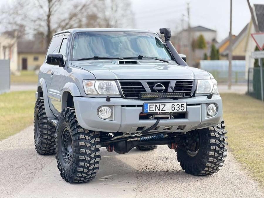 Grey Nissan Patrol 2003 in Radviliskis, with an engine capacity of 2.95 L and mileage of 270 thousand km for 20999 €, photo 1 on AUTOMOTO.COM.LV