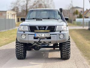 Grey Nissan Patrol 2003 in Radviliskis, with an engine capacity of 2.95 L and mileage of 270 thousand km for 20999 €, photo 5 on AUTOMOTO.COM.LV