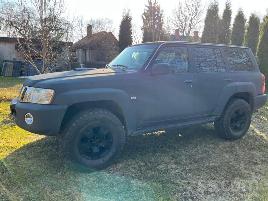 Pelēks Nissan Patrol 2005 Rīga, ar dzinēja tilpumu 3.00 L un nobraukumu 320 tūkst. km par 11330 €, foto 9 vietnē AUTOMOTO.COM.LV