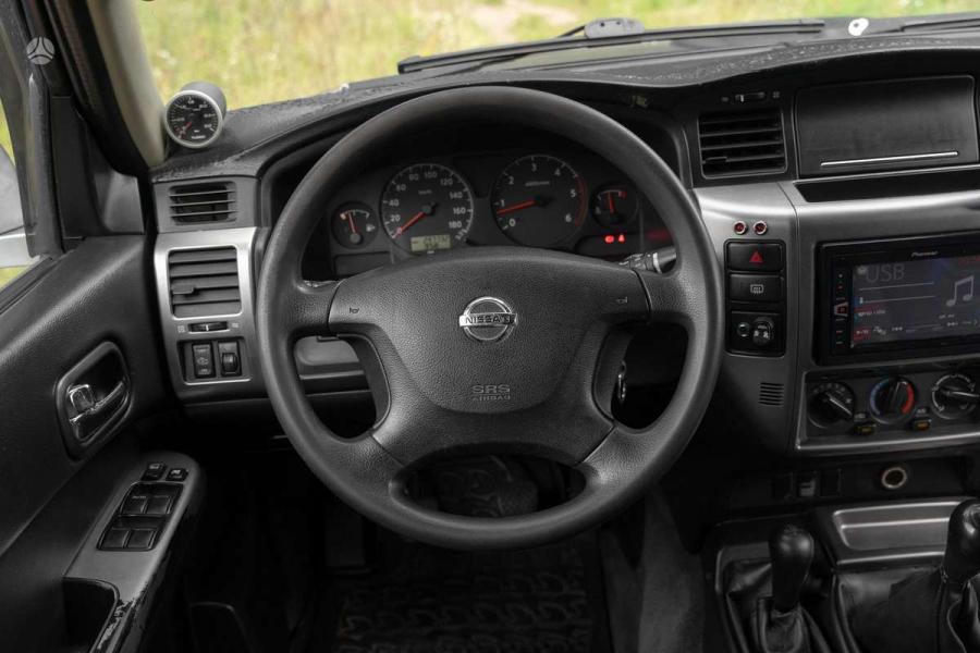 Pelēks Nissan Patrol 2007 Viļņa, ar dzinēja tilpumu 2.95 L un nobraukumu 298 tūkst. km par 14200 €, foto 17 vietnē AUTOMOTO.COM.LV