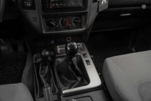 Pelēks Nissan Patrol 2007 Viļņa, ar dzinēja tilpumu 2.95 L un nobraukumu 298 tūkst. km par 14200 €, foto 18 vietnē AUTOMOTO.COM.LV