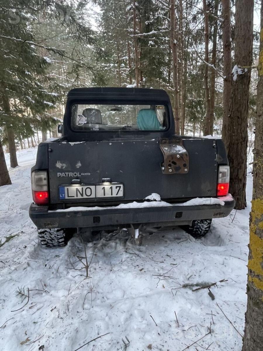 Pelēks Nissan Patrol 1991 Preiļi, ar dzinēja tilpumu 2.80 L un nobraukumu 180 tūkst. km par 6990 €, foto 3 vietnē AUTOMOTO.COM.LV