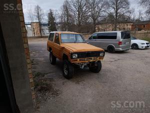 Oranžs Nissan Patrol 1987 Valka, ar dzinēja tilpumu 2.80 L un nobraukumu 200 tūkst. km par 2000 €, foto 3 vietnē AUTOMOTO.COM.LV