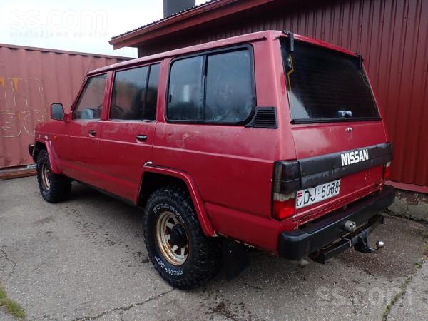 Ниссан Патрол 1990 в Лиепая на AUTOMOTO.COM.LV Красный Ниссан Патрол 1990 в Лиепая, объемом двигателя 2.80 л и пробегом 339 тыс. км за 7450 €, фото 4 на AUTOMOTO.COM.LV