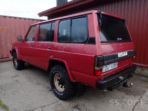 Красный Ниссан Патрол 1990 в Лиепая, объемом двигателя 2.80 л и пробегом 339 тыс. км за 7450 €, фото 4 на AUTOMOTO.COM.LV