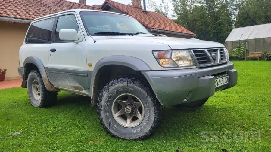 White Nissan Patrol 2000 in Bauska, with an engine capacity of 3.00 L and mileage of 363 thousand km for 12500 €, photo 4 on AUTOMOTO.COM.LV